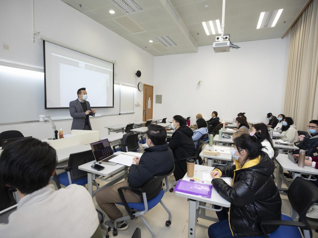 UMagazine Interview "Angus Chu: Economists Need to Be Visionary When ...