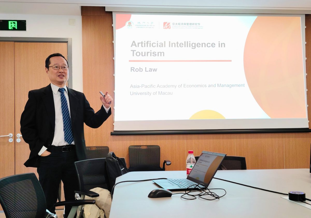 Prof. Rob Law explores AI applications in tourism at Zhejiang ...